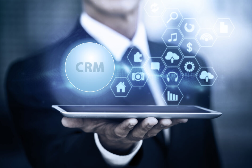 Estrategia CRM 2024: Elementos que debes tener en tu software de digitalización comercial
