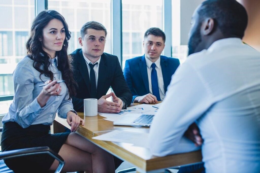 Cómo gestionar cuentas clave de manera eficiente en ventas B2B